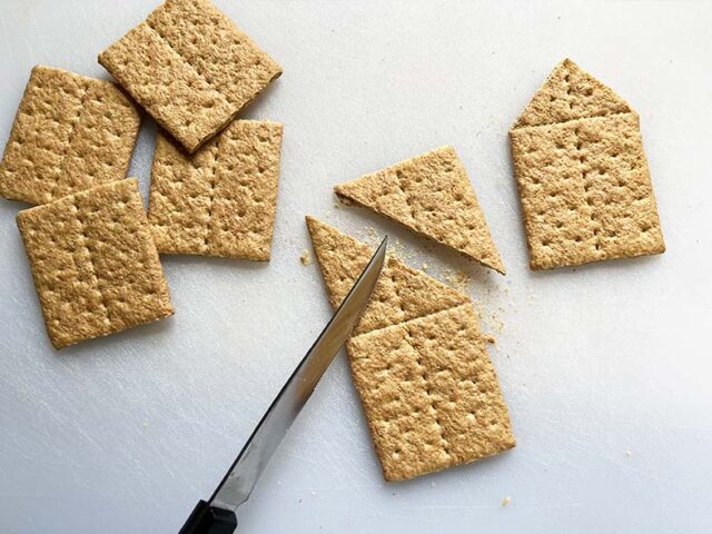 Easy to Make Graham Cracker Gingerbread House