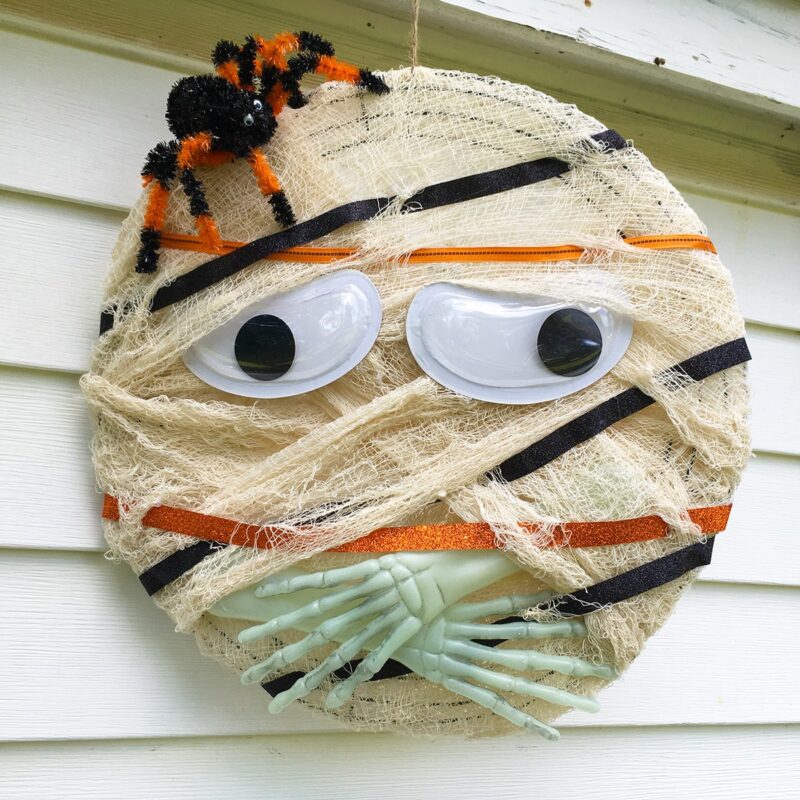 Easy Mummy Wreath DIY