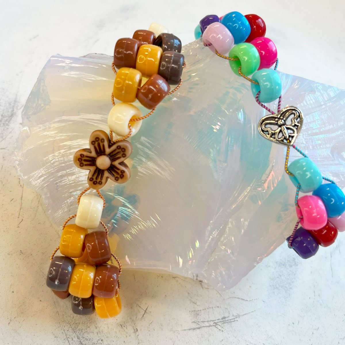 How to Make Graduated Pony Bead Bracelets