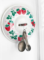 4 Clever Repurposed Pot Lid Projects