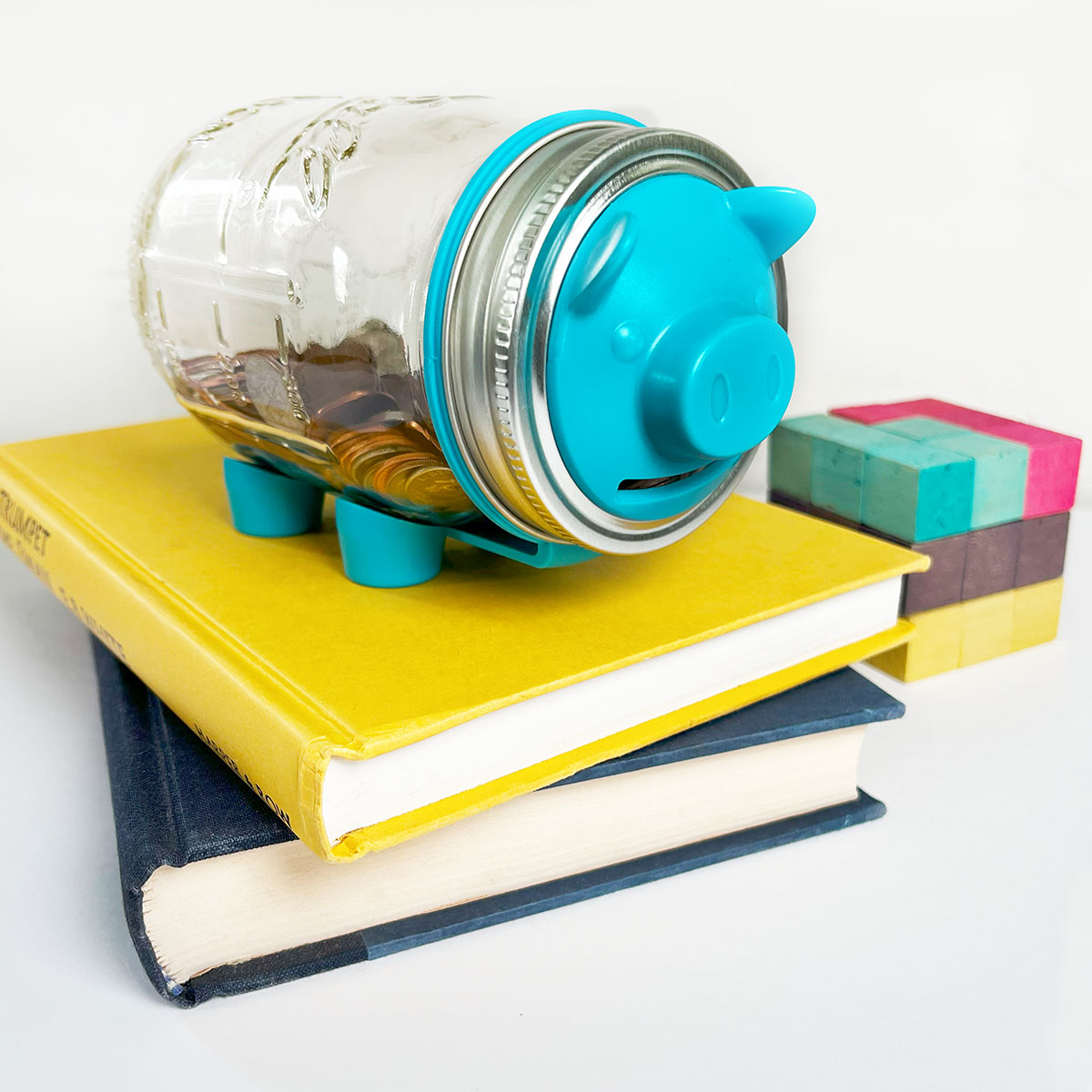 8 Clever Ways to Upcycle Glass Jars