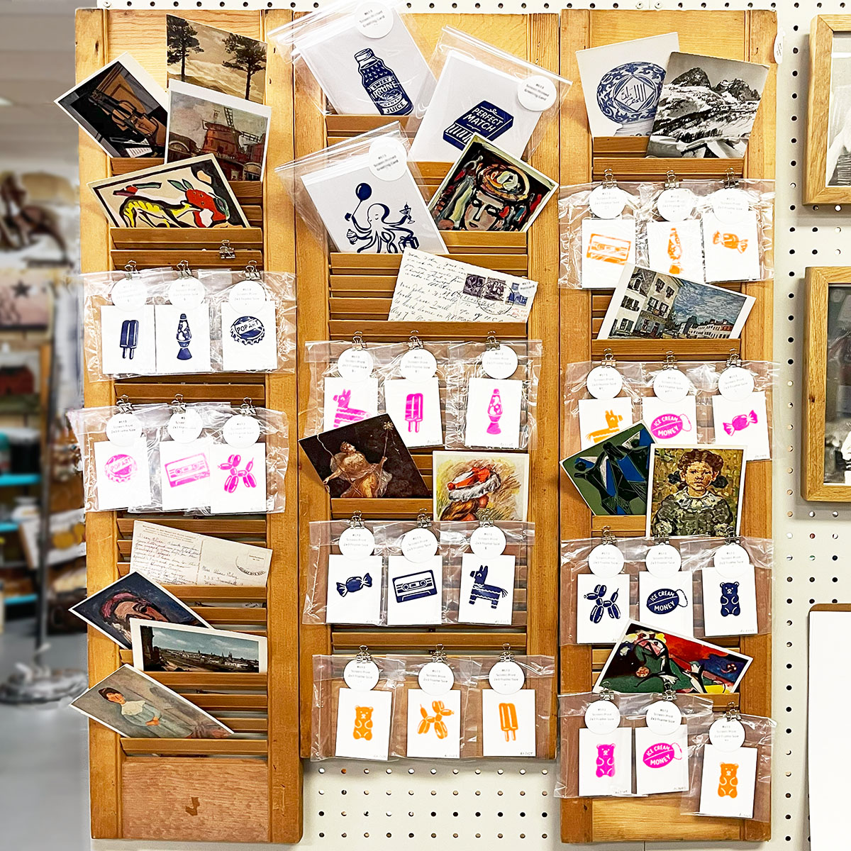 DIY Card Holder Made From Old Shutters