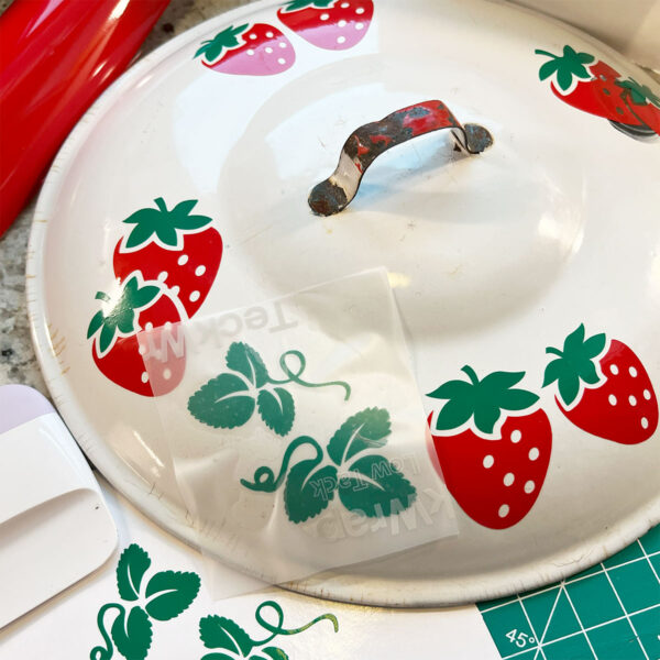 4 Clever Repurposed Pot Lid Projects